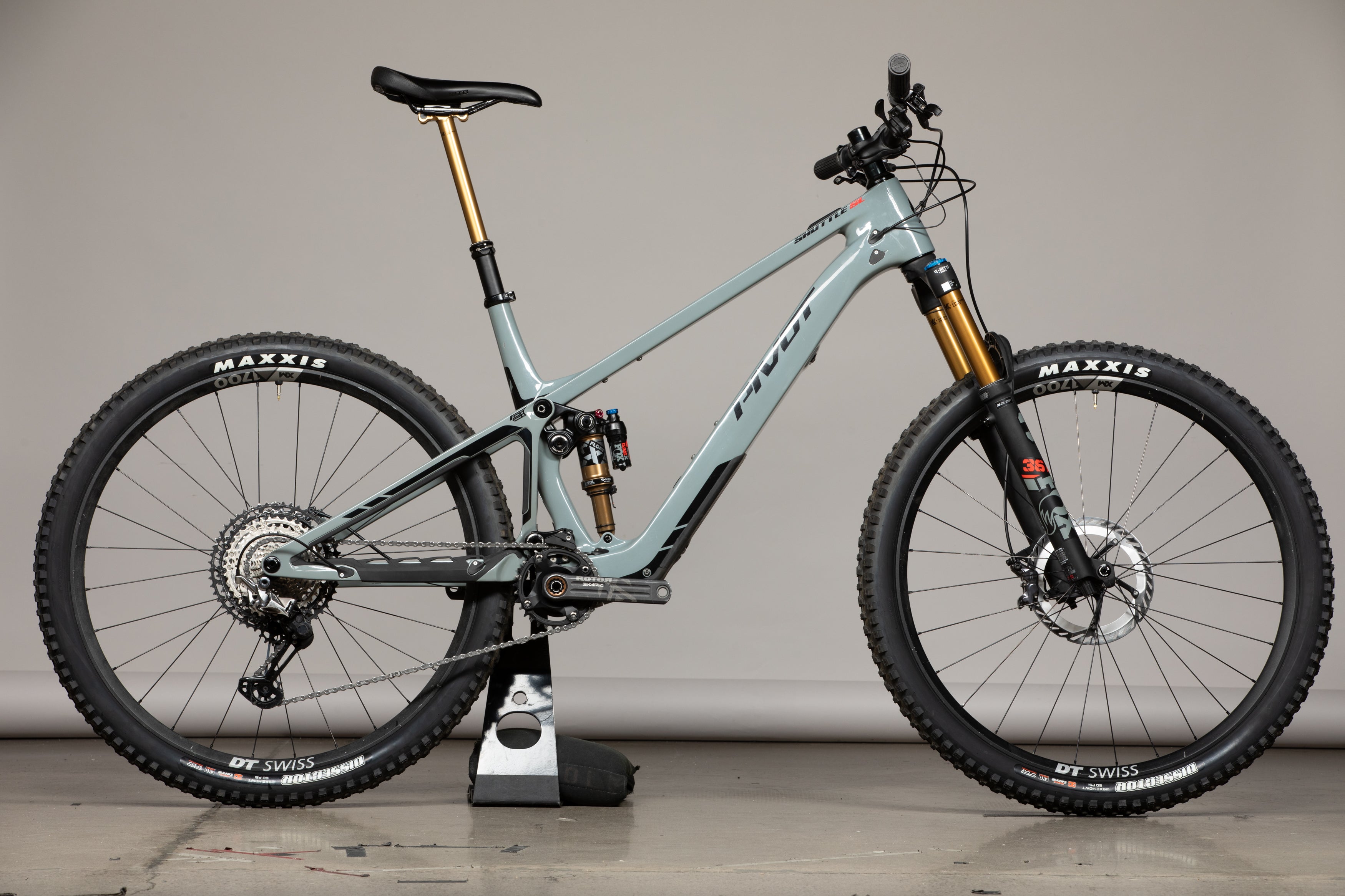 2024 Shuttle SL LG2 – Pivot Cycles